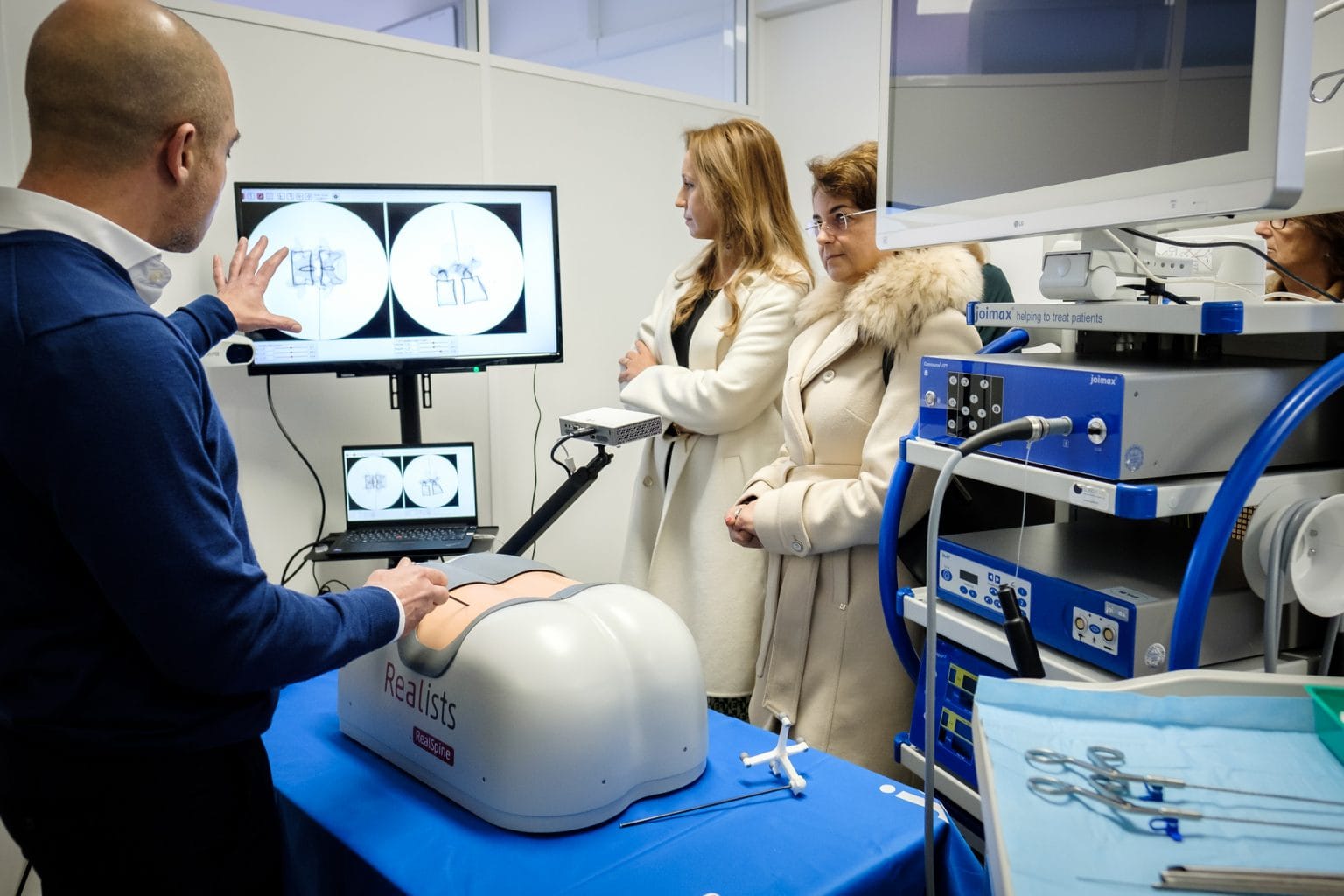 Primeiro “Centro de Simulação de Cirurgia Endoscópica de Coluna ...