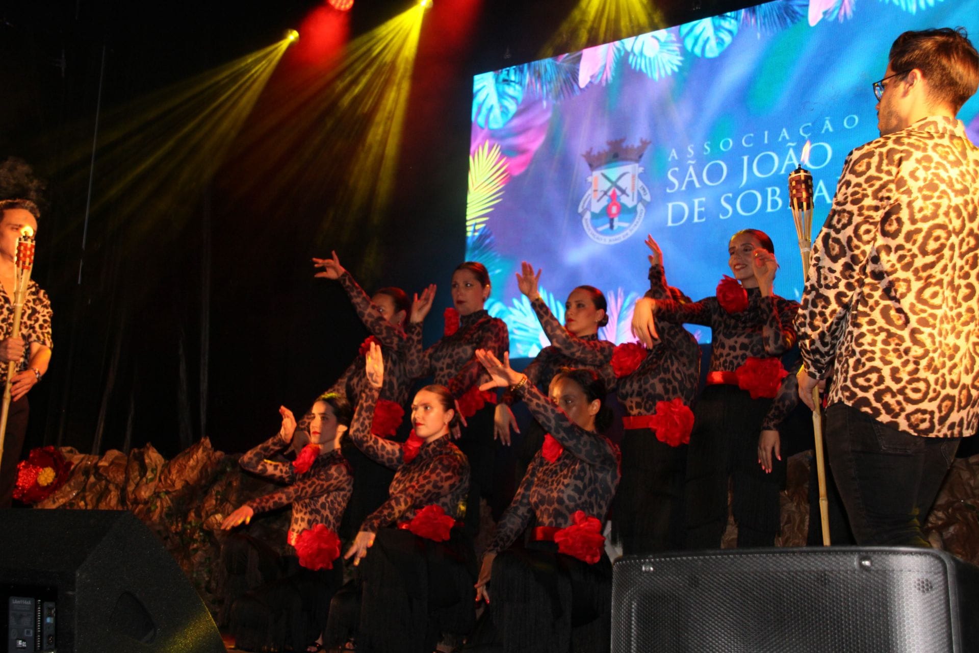 Dança animou Largo do Passal em Sobrado com MDC Dance Academy - Jornal ...