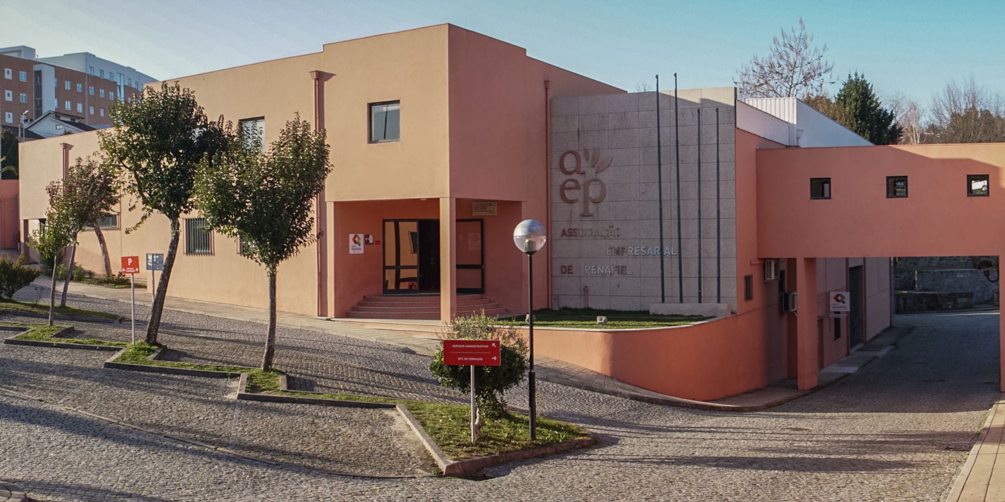 Centro Qualifica da AEP recebe visita do roteiro Pessoas 2030 e ANQEP ...